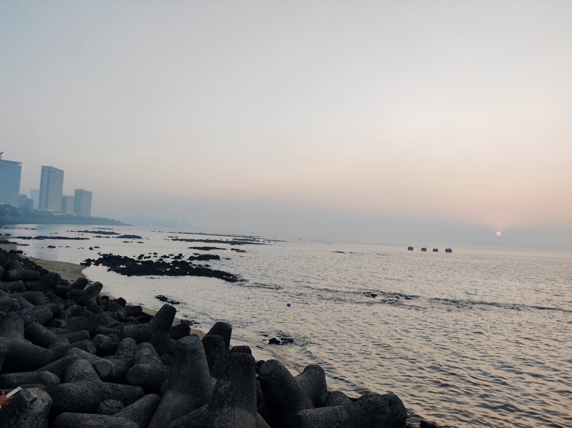 Mumbai's Iconic Marine Drive Will Get New Amenities With A Viewing Deck ...