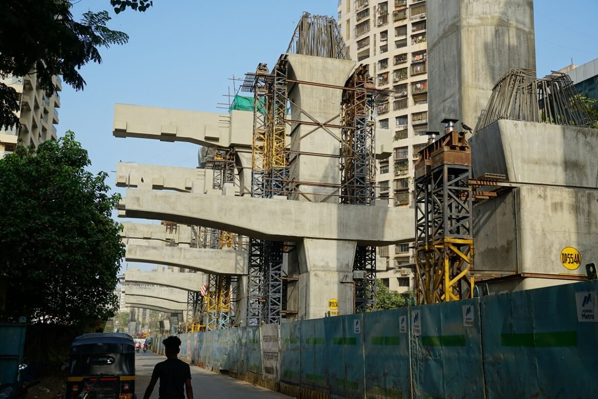 MMRDA to construct 2.5 km road flyover below Metro Line 6 as double ...